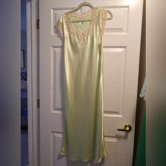 Oscar de la Renta | Intimates & Sleepwear | Oscar De La Renta Xs Satany ...